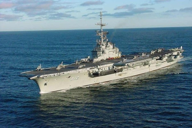 Pedido do MPF para que Marinha não afunde navio desativado é negado ...