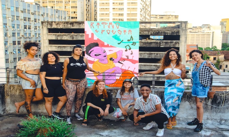 No Recife, crew de mulheres grafiteiras cria megamural em homenagem à ...