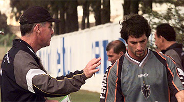 Atlético oficializa Rodolfo Mehl como substituto de Carlinhos Neves na ...