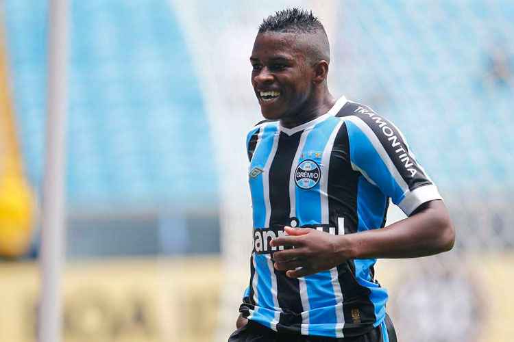Novo reforço do Náutico, atacante Yuri Mamute chega na tarde desta ...