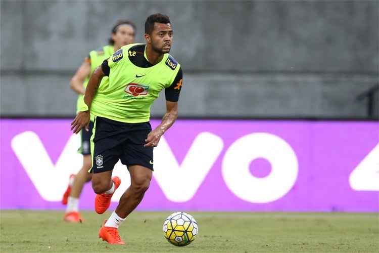 Rafael Carioca é aguardado pelo Galo na manhã de quarta e tem chance de ...