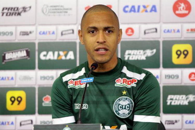 Leandro Silva revela conversas avançadas para reforçar o América