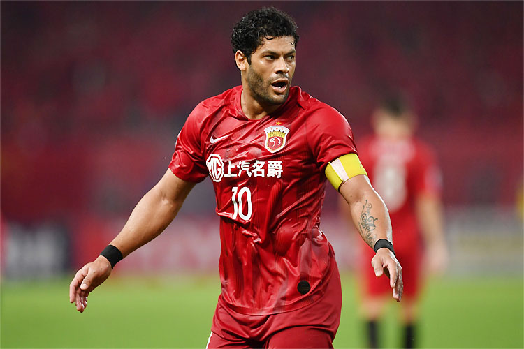 Hulk aguarda liberação de clube chinês para treinar no Palmeiras