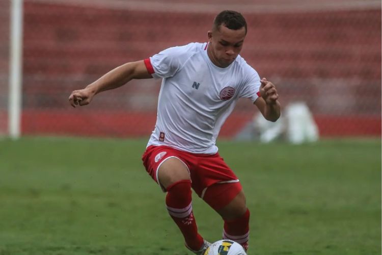 Na lista da Copinha, Kayon se juntará aos profissionais do Náutico após ...