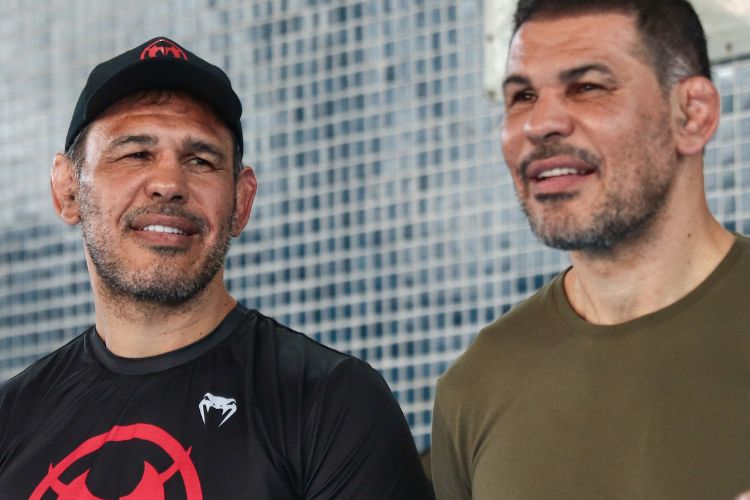 Lendas do MMA, Minotauro e Minotouro visitam Centro Comunitário no ...