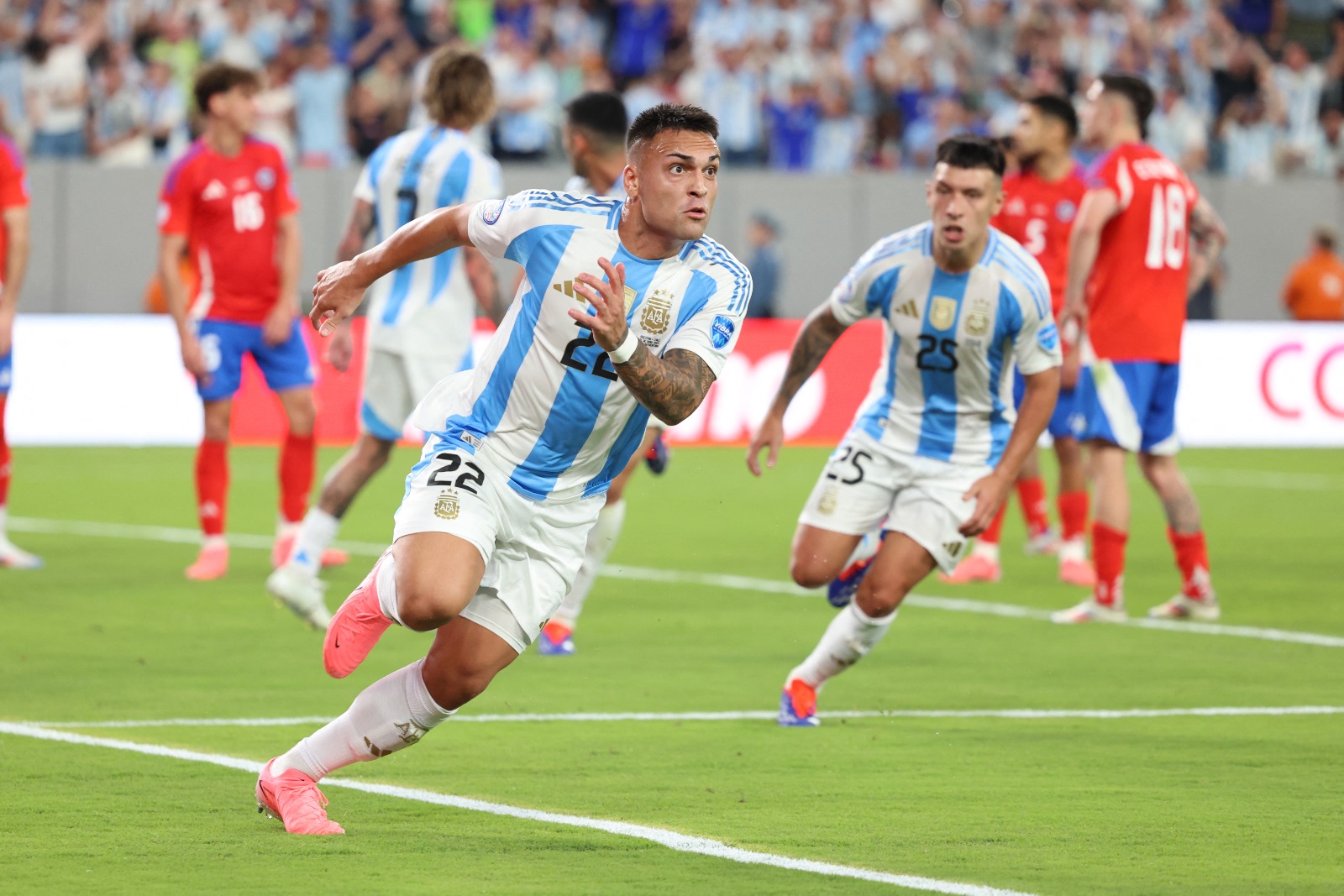 Com gol de Lautaro Martínez, Argentina vence Chile e se classifica ...
